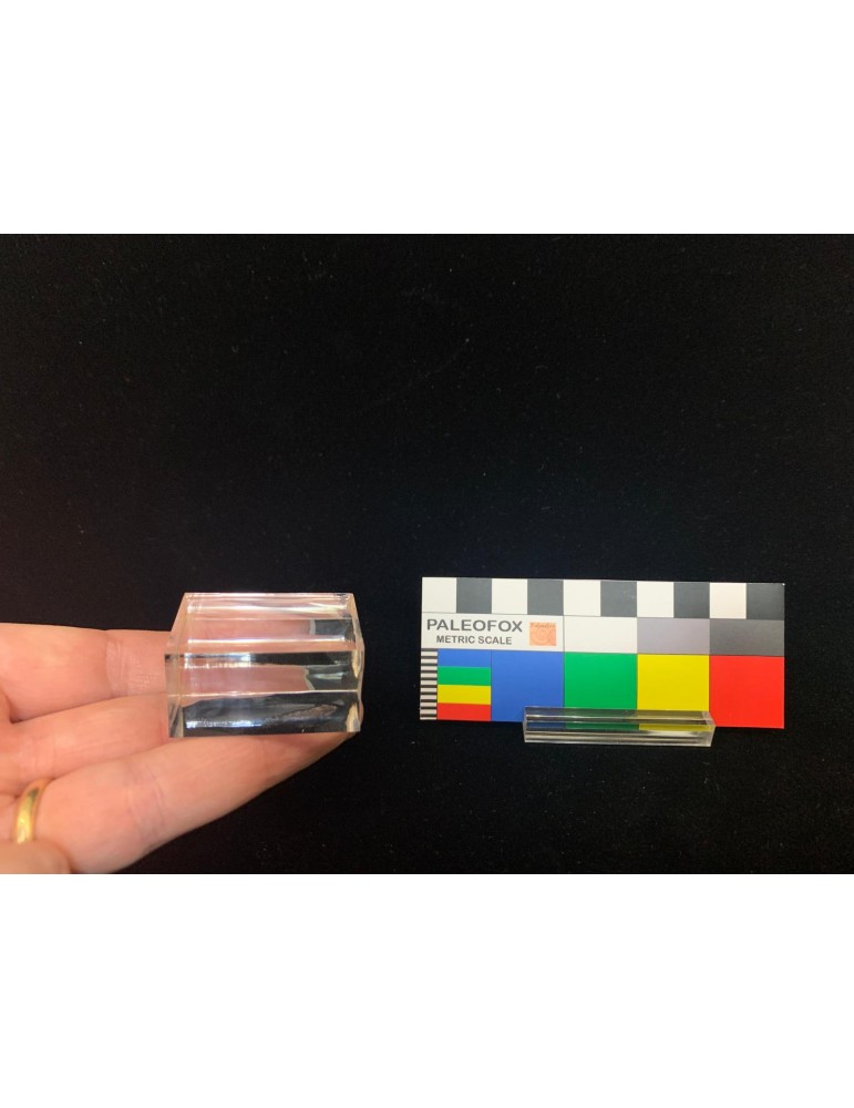 BA005 - Square transparent acrylic base 40x30x20 mm