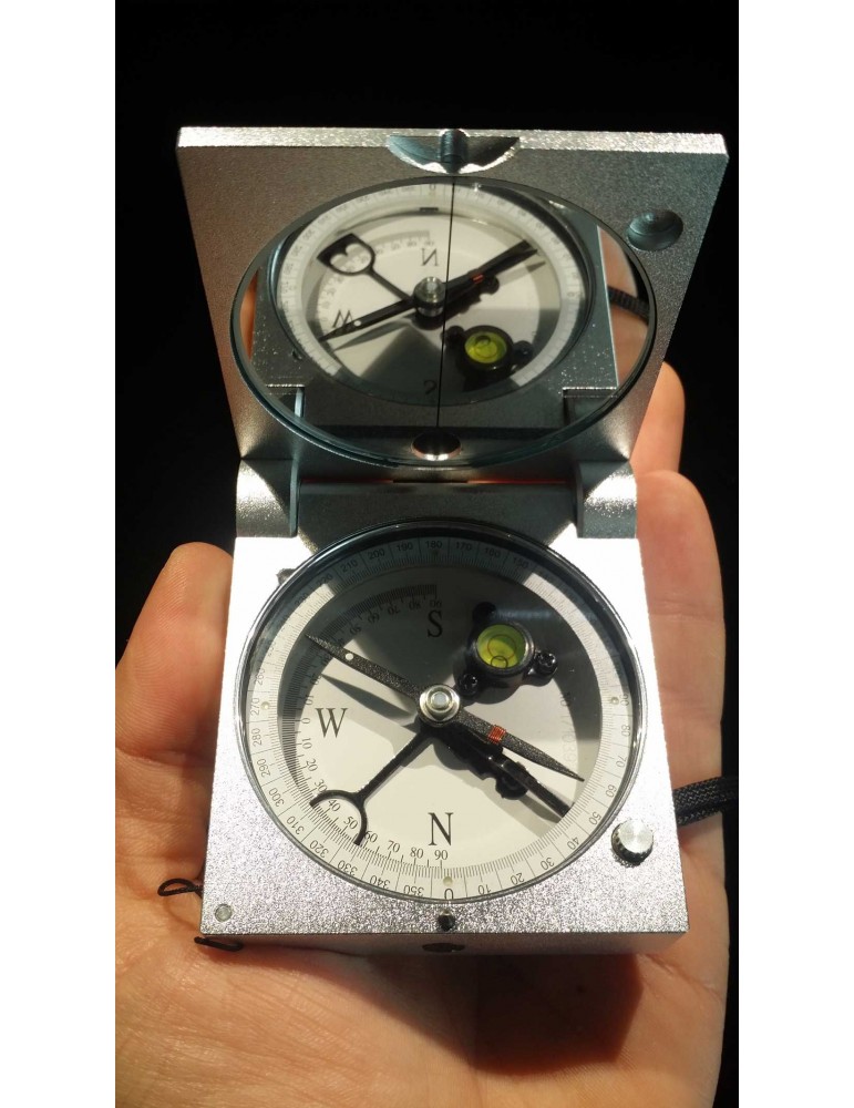 OT003 - Geologist's compass